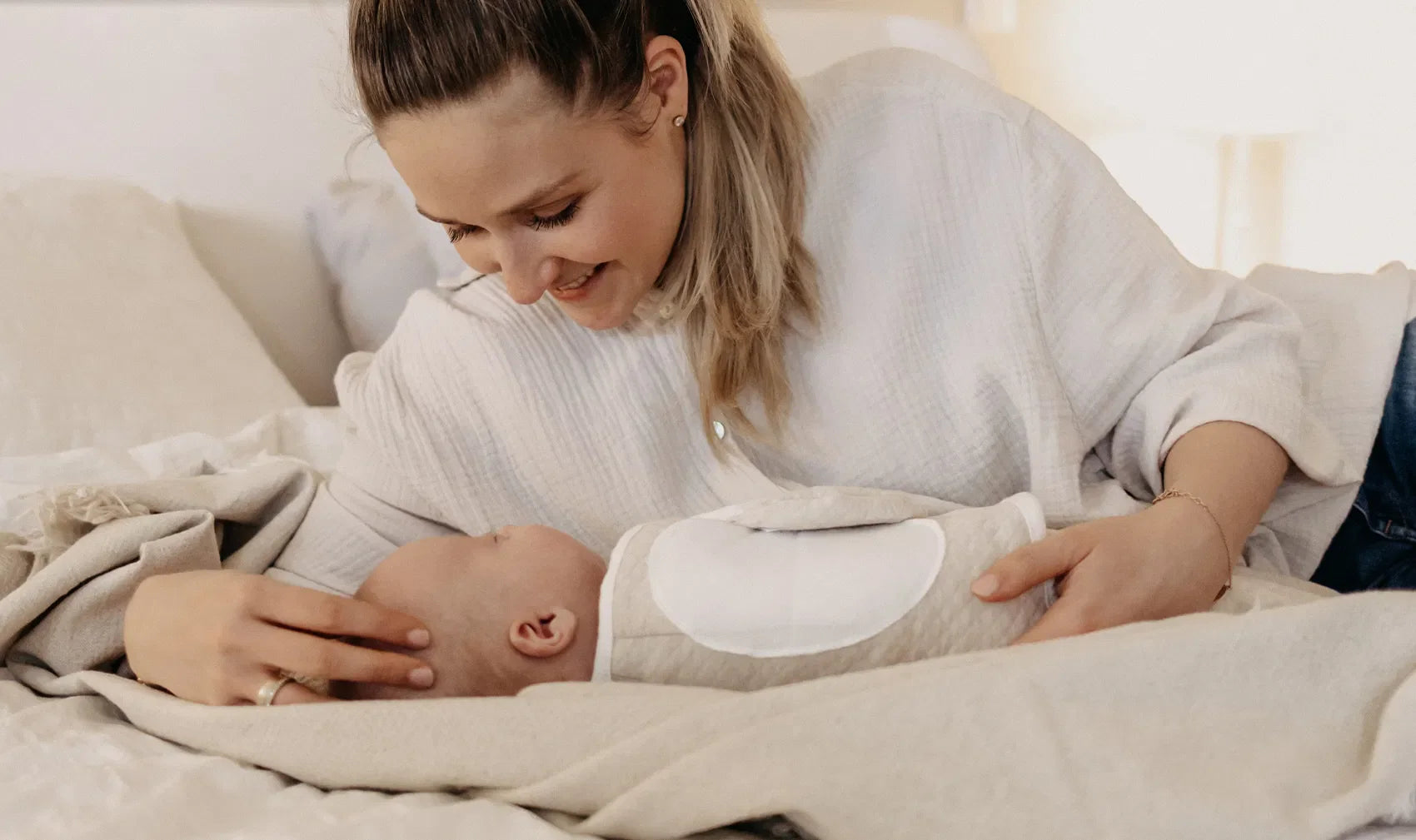 Schlafsack vs. Pucktuch/Wickeltuch: Was ist besser für dein Baby?